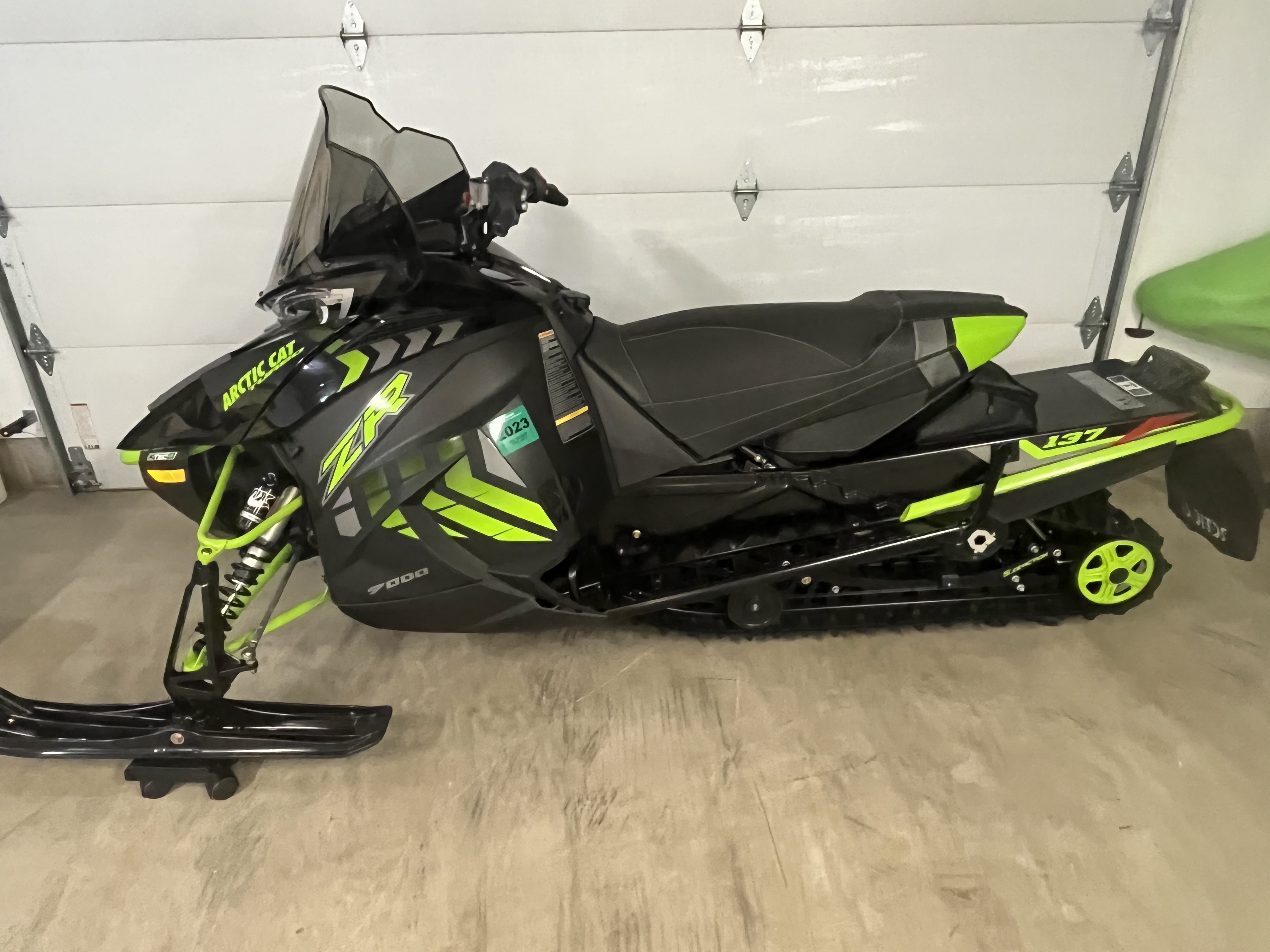 Zr 200 For Sale - Arctic Cat Snowmobile Near Me - Snowmobile Trader